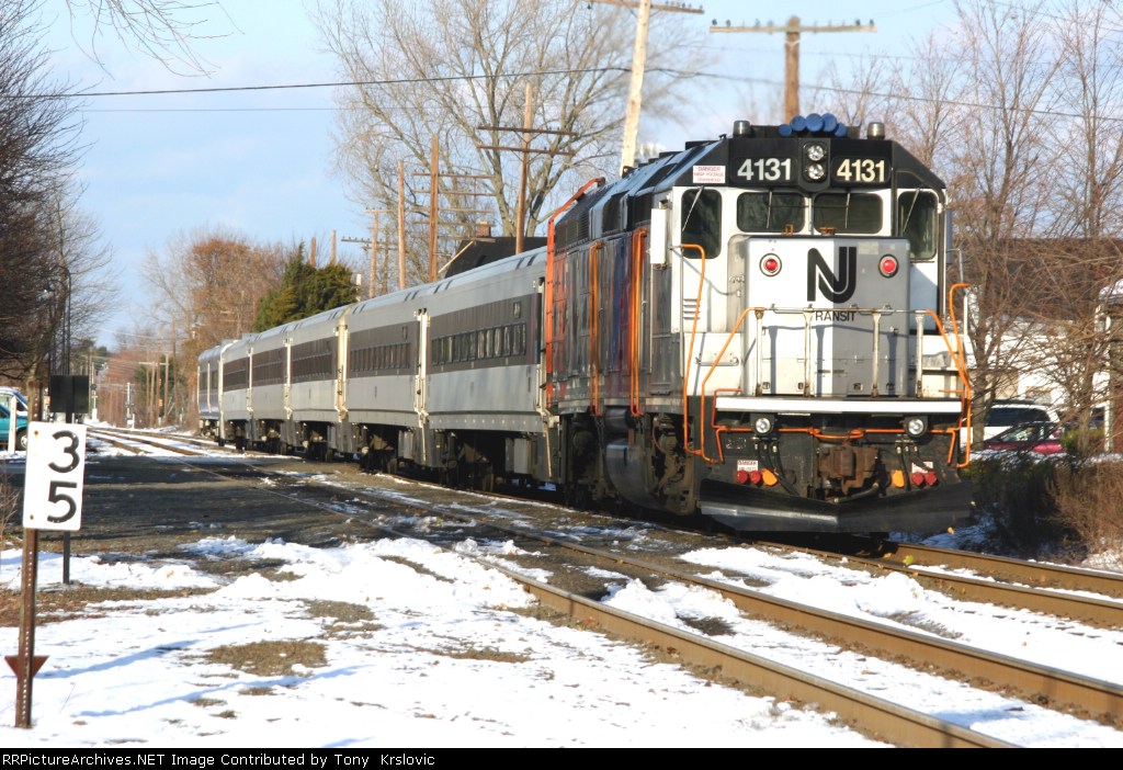 NJT 4131 My childhood trainwatching spot.